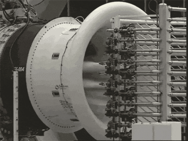 The whole machine is stunning! Graphic animation takes you to ...